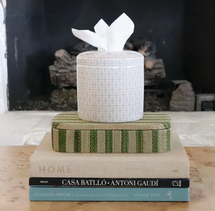 Basketweave Tissue Vessel – The Queen Bee